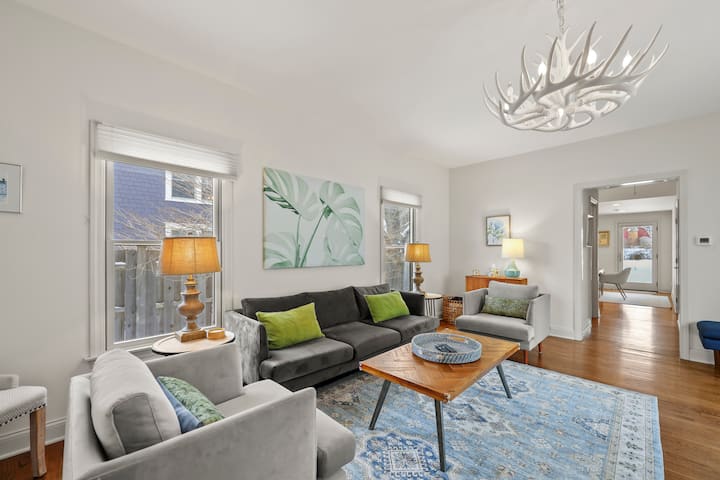 Hearth House • Private Sauna, Prime Location! - Stockbridge