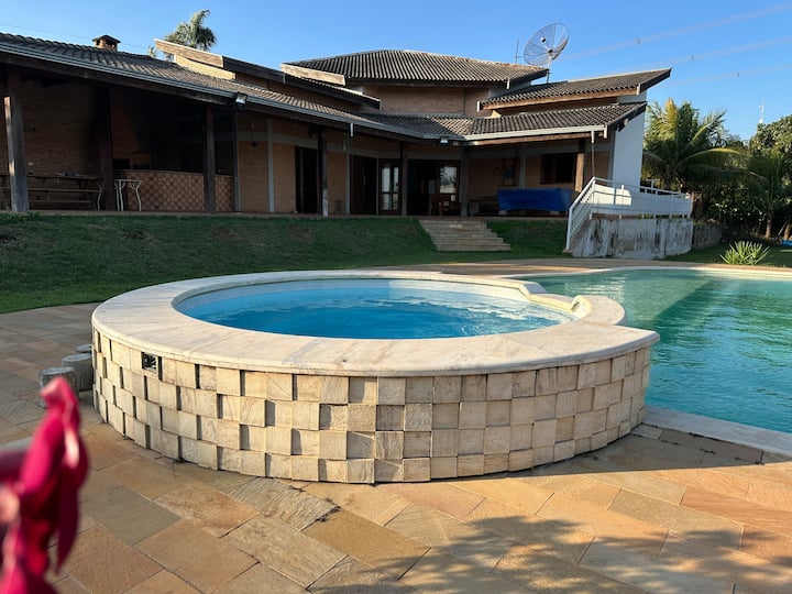 Chácara Vip: Piscina, Jacuzzi, Jogos Em Condominio - Americana