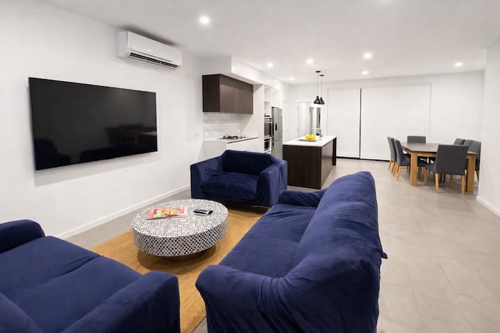 Urban Surf Torquay | Courtyard | Two Levels - Torquay