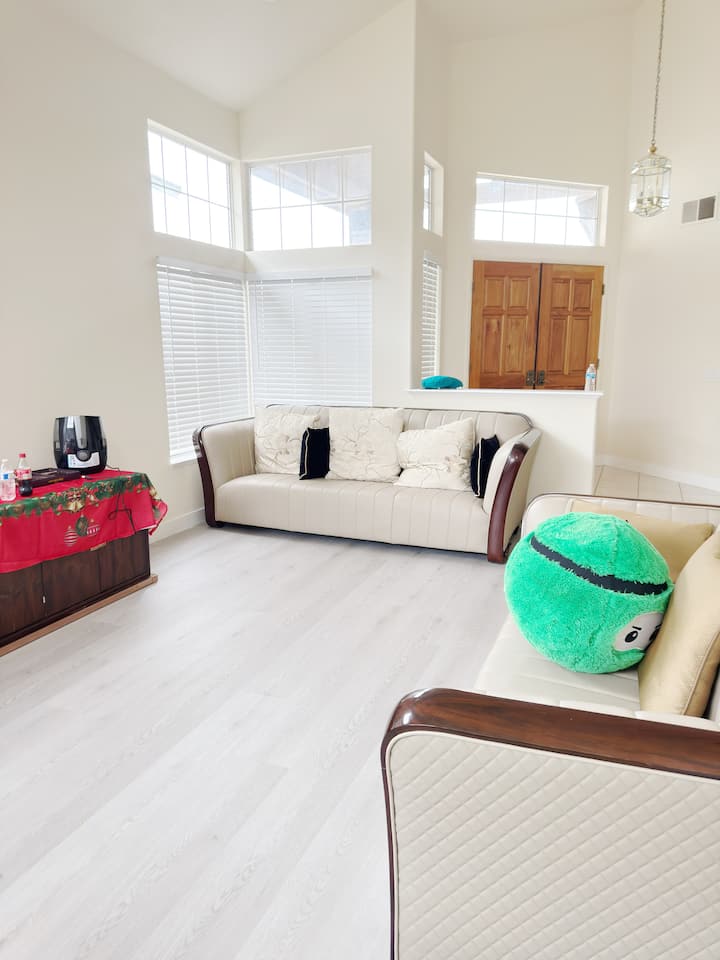 Chino Hills Singer House - Montclair, CA