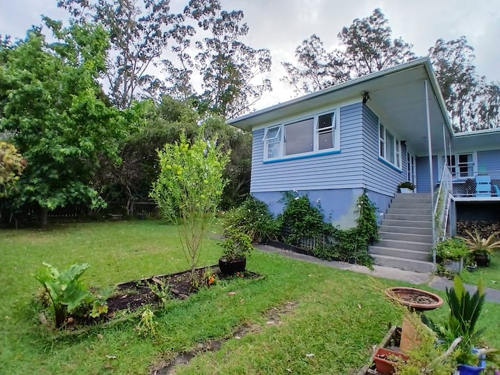 Tui Farmhouse - Rural Charm, Coastal Convenience - Kerikeri
