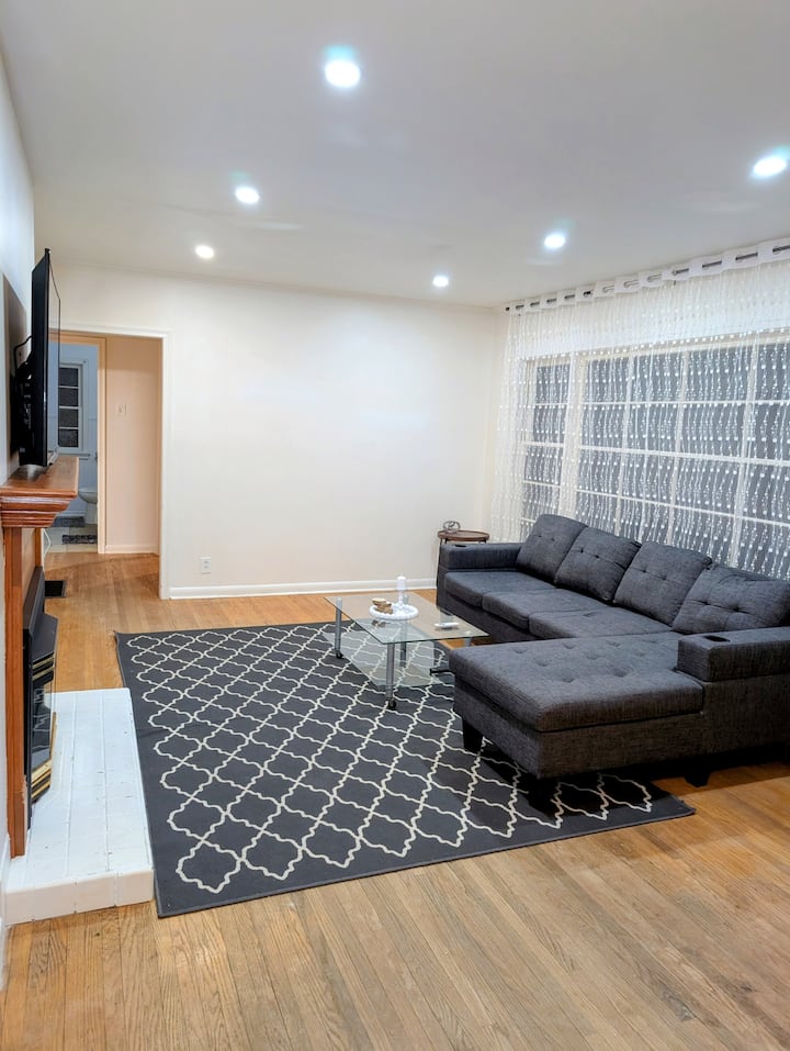 Spacious 3 Bedroom Full House In Ajax - Ajax