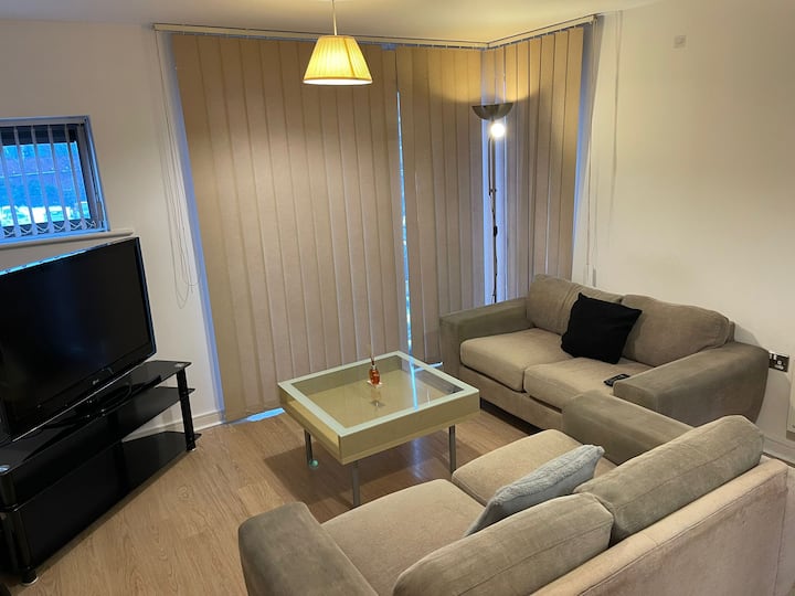 Stylish Apartment Near Train Station - Wolverhampton