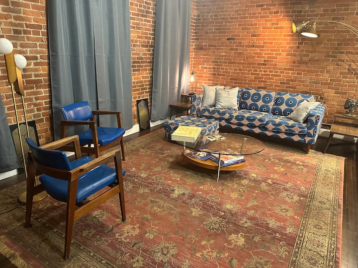 The Harold. Unit 2b. - Troy, NY