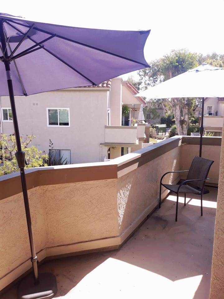 Urban Getaway At Laguna - Egg Chair, King Beds - Mission Viejo, CA