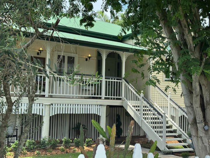 Welcome To “Poppy Manor” - Maryborough