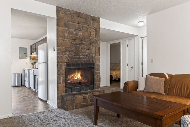 2 Bedroom Walkout Apartment In Blue Springs - Lake Jacomo, Blue Springs