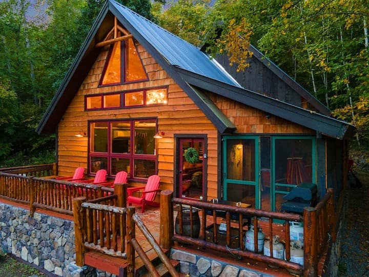 Cozy Cub Mountain Cabin, Hot Tub, Lake George - Hague, NY