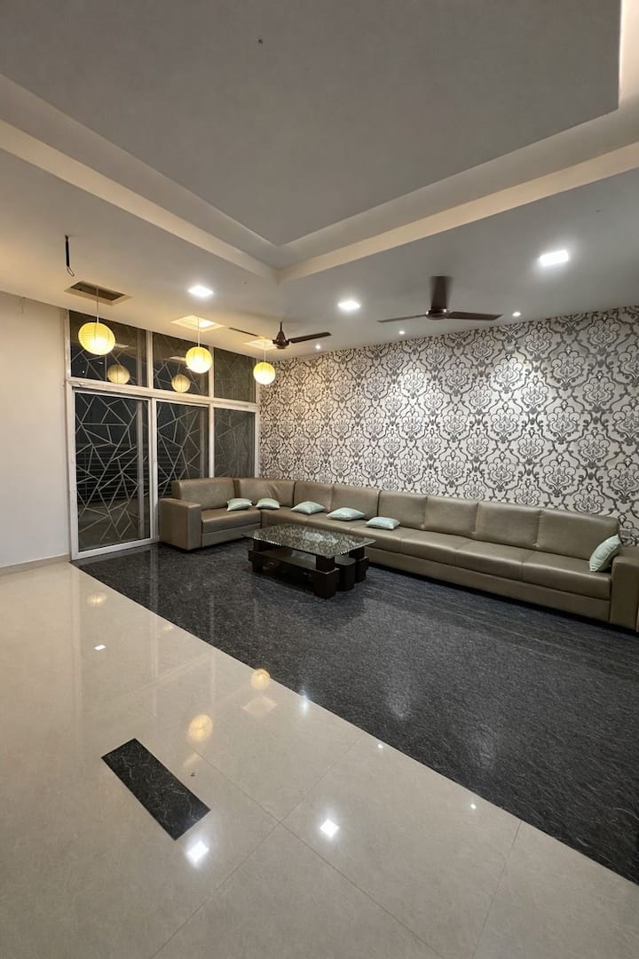 Home With A Hall And A Bedroom - Tiruppur