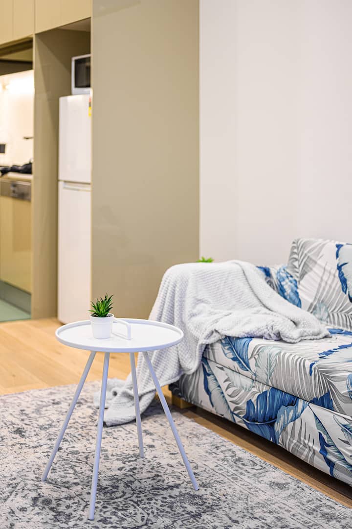 Premium Loc. 1br Apt, Free P, 5 Mins Train, Shops - Ryde