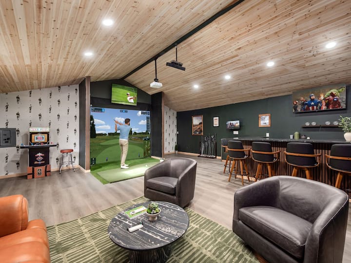 Elysium: Golf Sim, Sauna, Cold Plunge, Hot Tub - Laurelville, OH