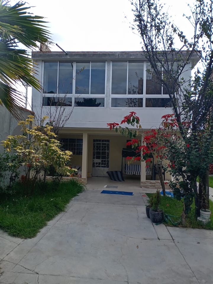 Casa Con áReas Verdes Y Estacionamiento Privado - Ayacucho