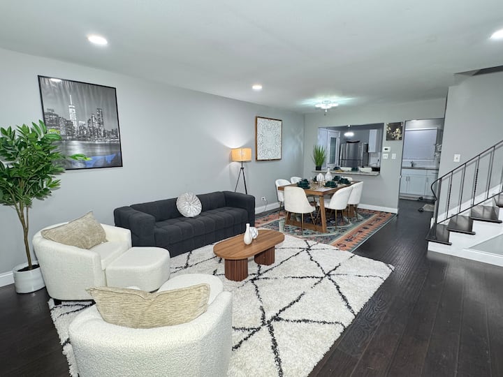 Cozy Getaway Home+free Parking+fast Wi/fi+central - Homewood, IL