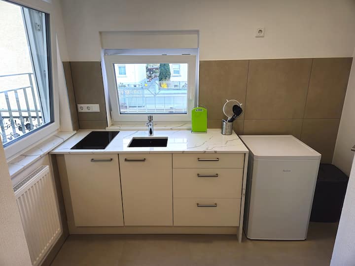 Apartment W/ Kitchen | Frankfurt | Free Parking - Kelsterbach