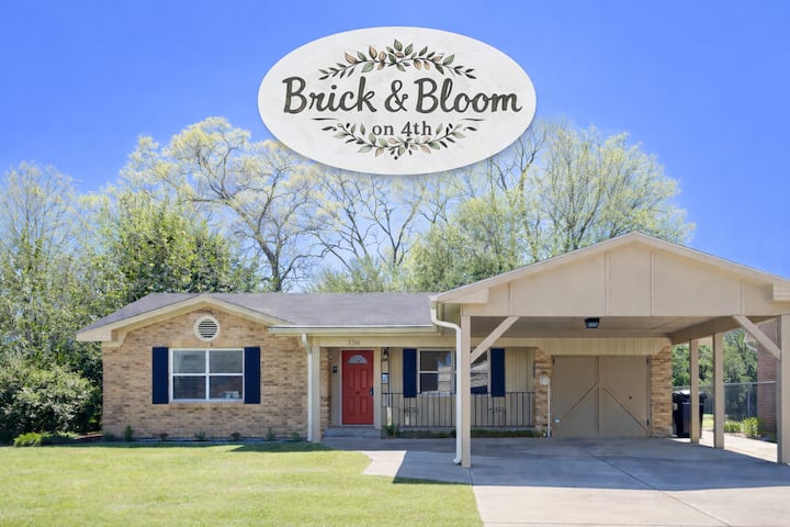 Brick & Bloom On 4th Cozy Azalea District Cottage - Tyler, TX
