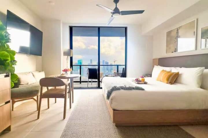 4612 | High-floor Studio W Skyline View & 24/7 Gym - Miami