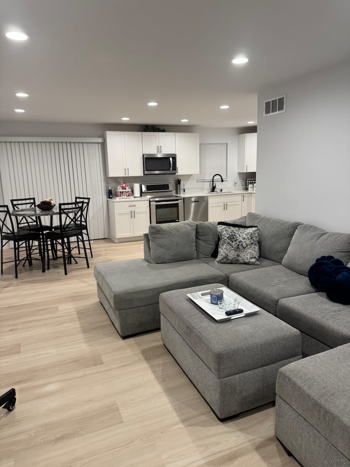 Private Room In Shared Space Home Inkster 2 - Westland, MI