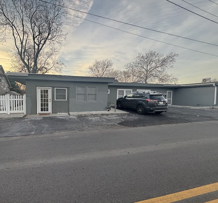 Private 1br Home Near Westport, Plaza & Ku Med - Kansas City, KS