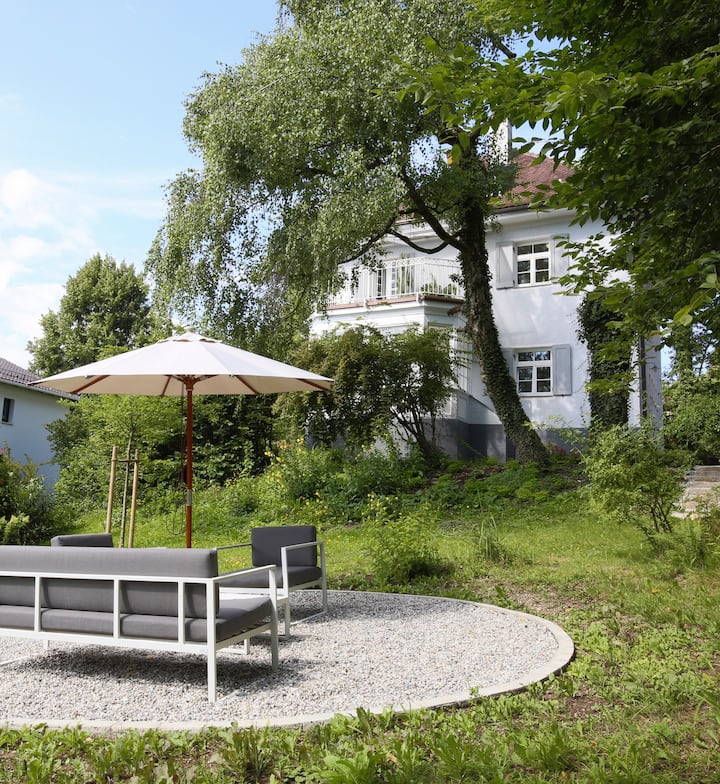 Historische Villa - Wohnung Mit Balkon & Garten - Berg