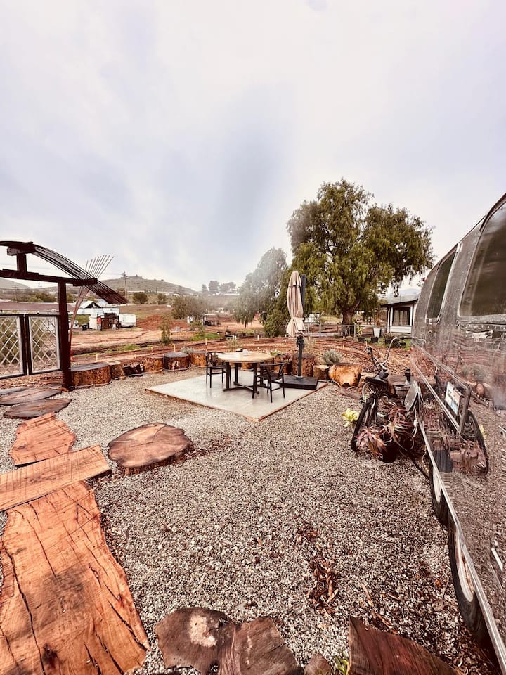 Romantic Airstream Retreat Surrounded By Nature - Magic Mountain, CA
