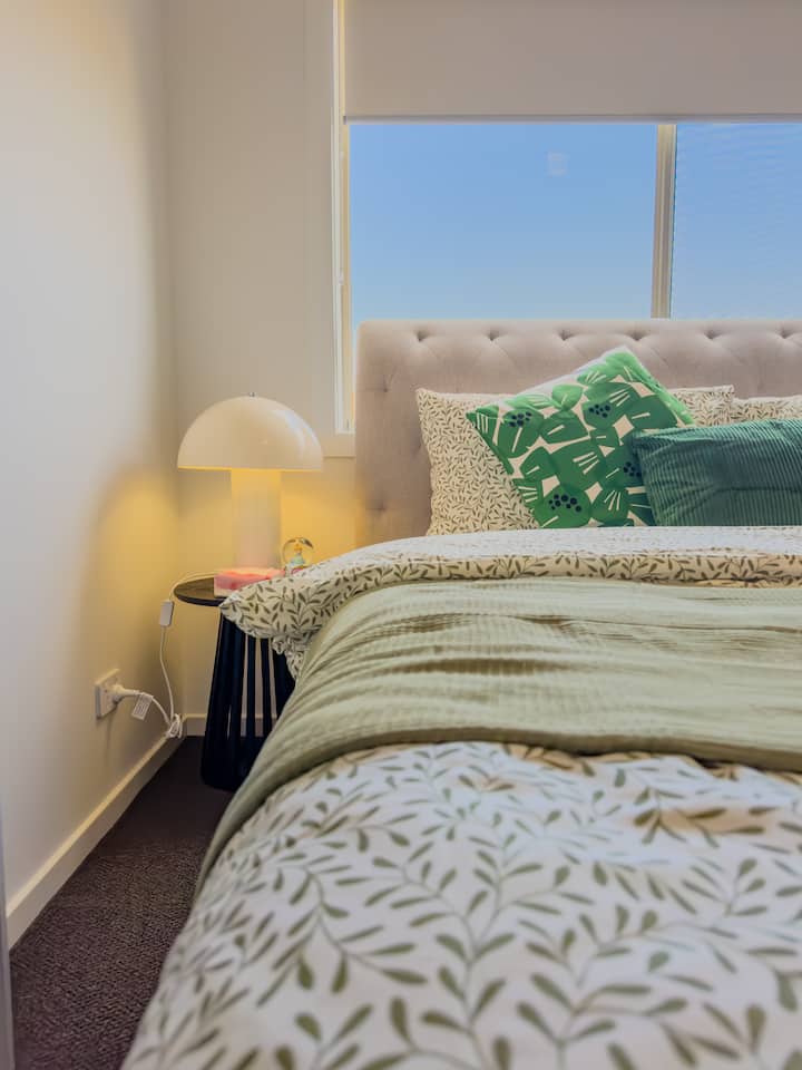 3-bedroom Home In Clyde North - Clyde North