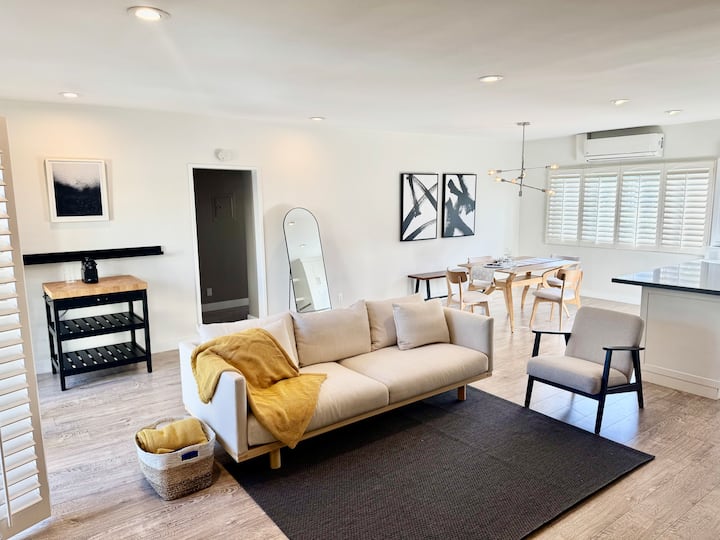 West Hollywood Palm Retreat | Poolside Mid-century - West Hollywood, CA