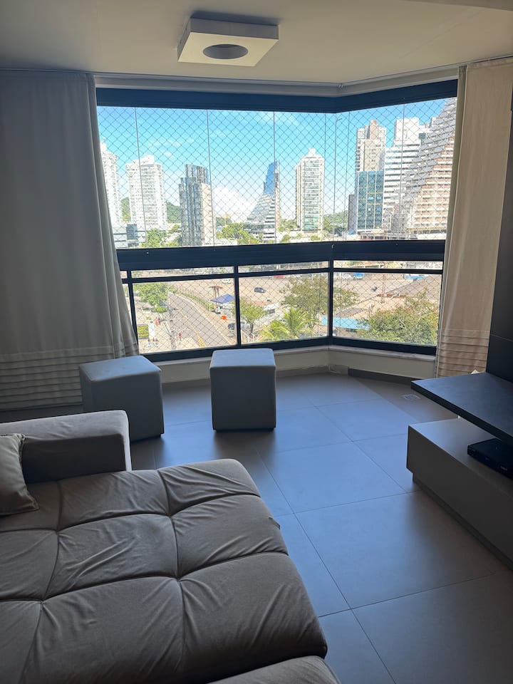 Apto C/ Piscina, Academia E óTima Localização - Vitória