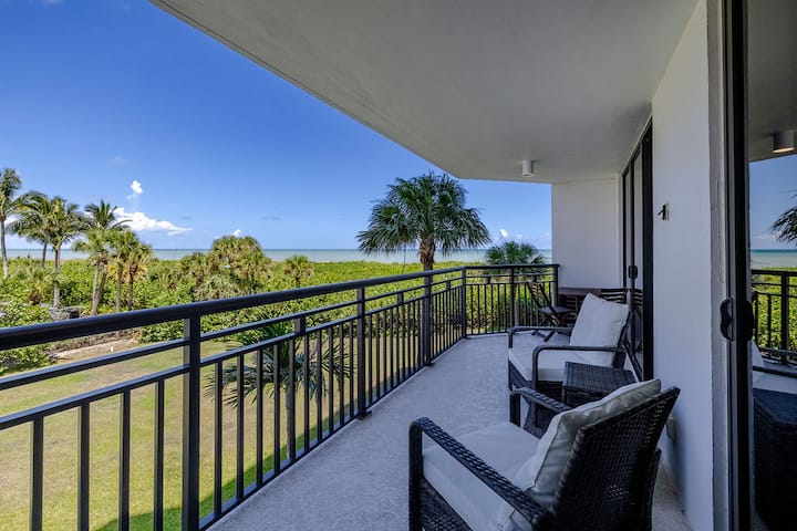 Beachfront Island Gem - Fort Pierce, FL