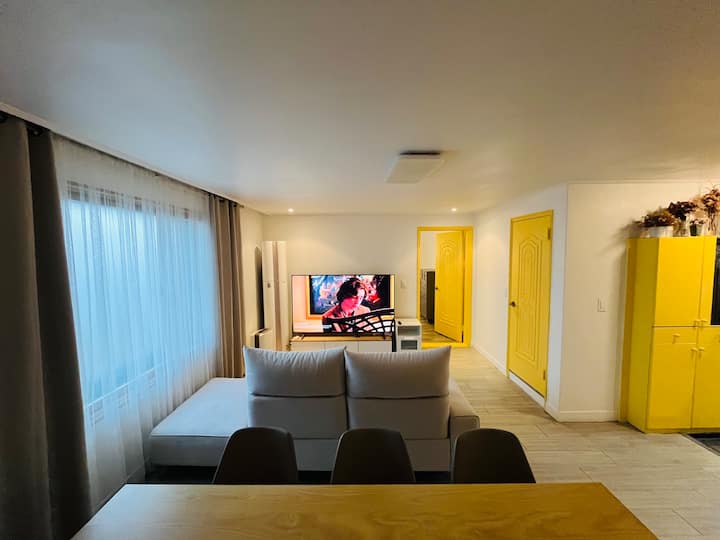Spacious 3br[minutes To Hot Places] - Seoul
