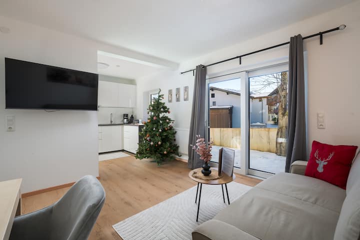 Alpenzauber – Alpine Wohnung Im Zentrum Mit Garten - Kitzbühel