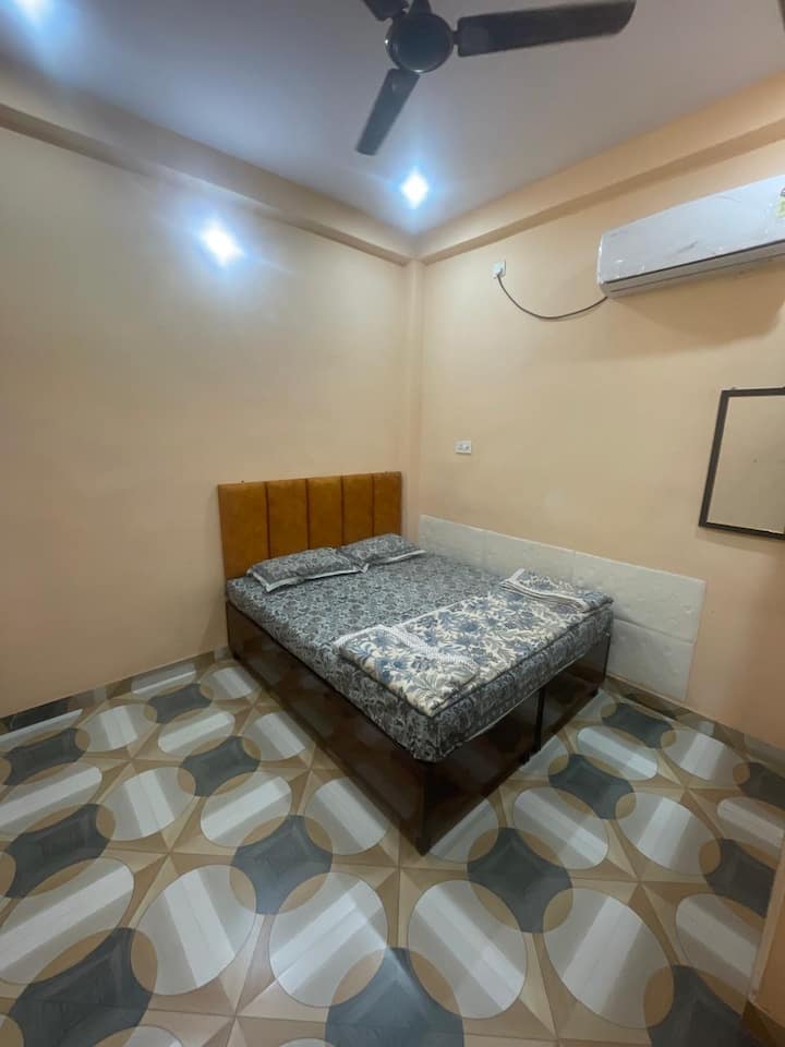 3bhk Near To Assi Ghat(500metr) Rooftop Ganga View - Varanasi