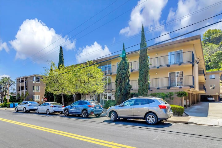 Peaceful Family Friendly 2br/2ba Apt, Belmont Hill - San Mateo, CA