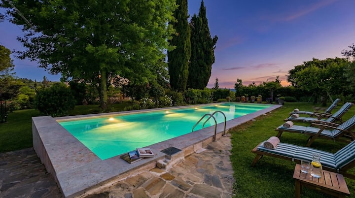 Tuscan Vineyard • Villa Near Siena, Pool & Views - Siena