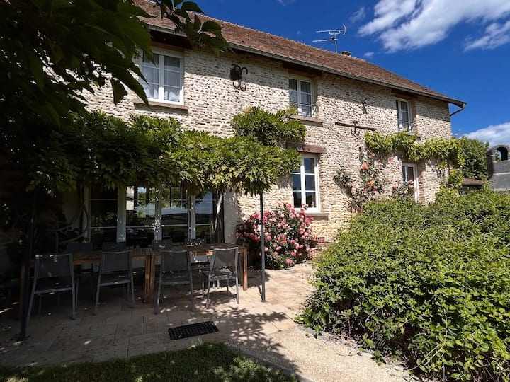 Gîte De 15 Personnes à La Campagne, En Famille - Évreux