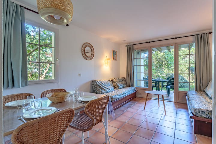 Jolie T2 Dans Une Résidence Arborée Avec Piscine - Ciboure