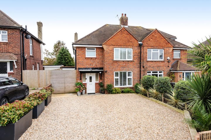 Spacious Hove Home | Garden Room & Parking - Knepp Castle Estate