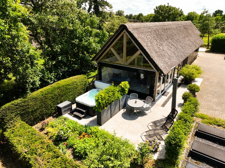 Bed & Breakfast De Scherpenhof - Beuningen