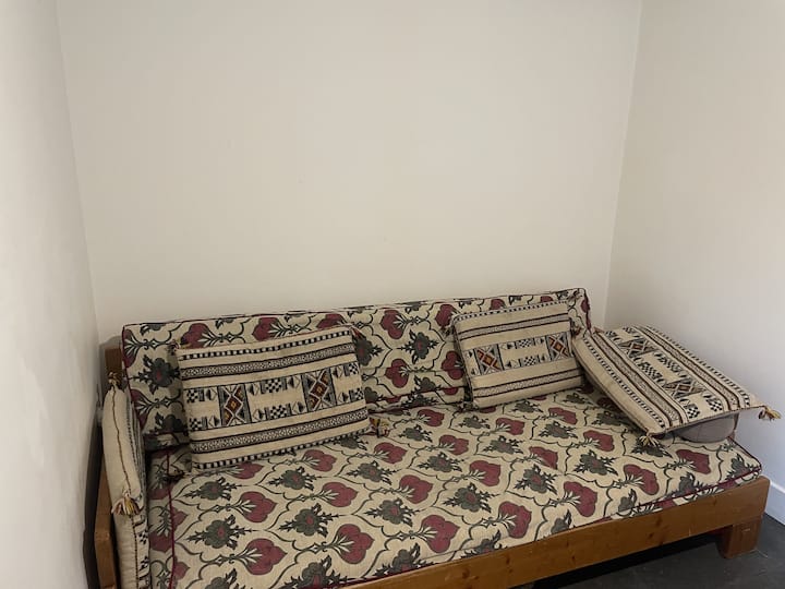 Une Chambre Dans Une Maison - Crest