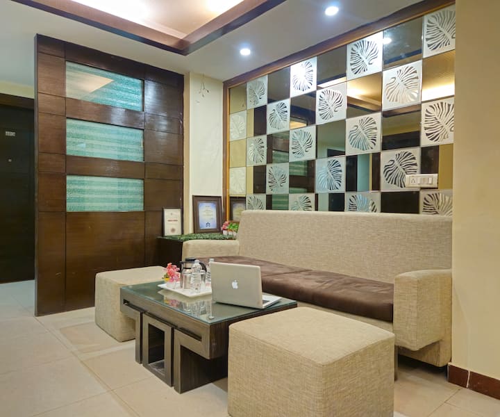 Taj Mahal Is Just 700 Meters Away From Th Proprty - Agra