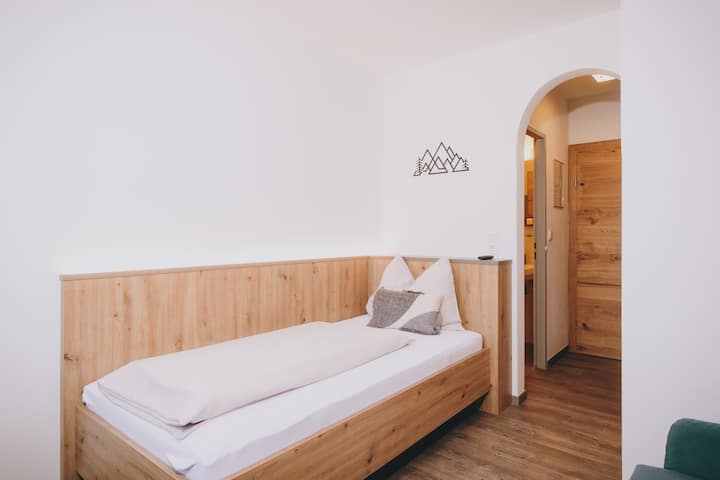 Pension Monika, Cozy B&b In Kaprun, Einzelzimmer - Zell am See