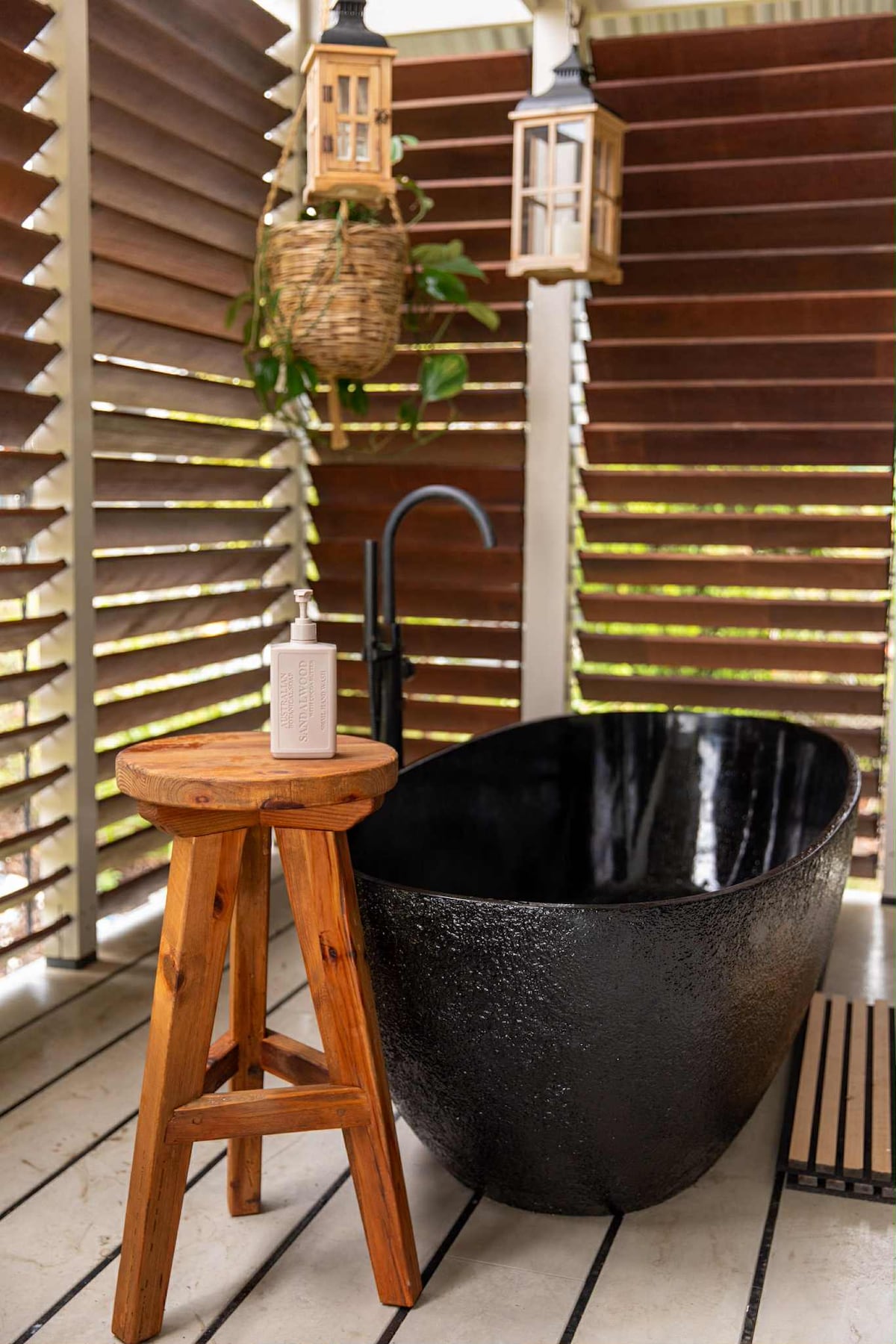 Pandanus - Cabins for Rent in Brooms Head, New South Wales, Australia ...