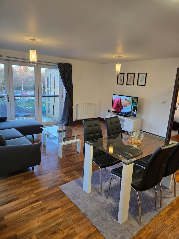 Uxbridge 2 Bed Apartments - Hayes