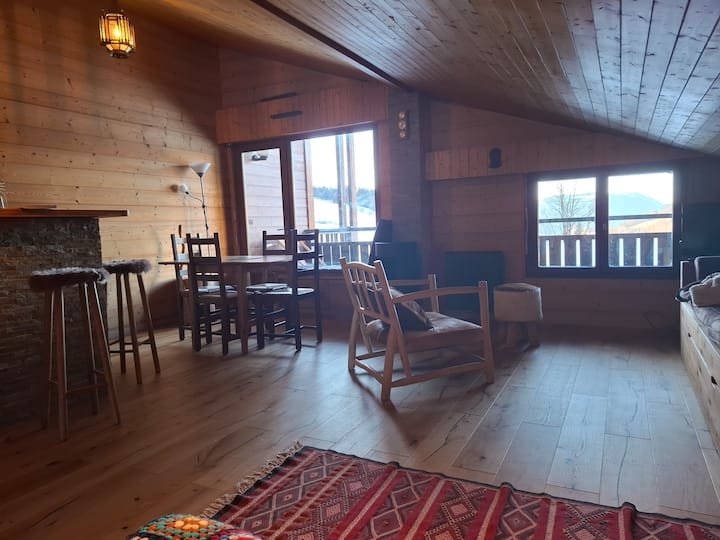 Chez Virginie,
Le Charme Du Vieux Village - Le Chinaillon