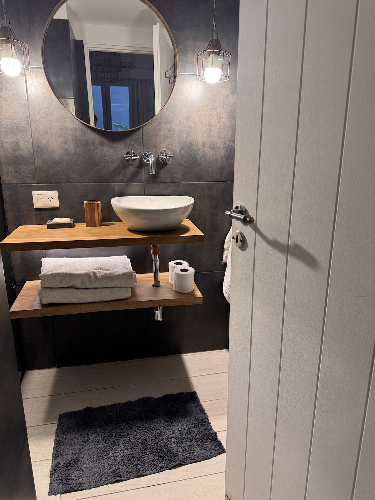 Furnished studio apartment with private patio. - Flats for Rent in ...