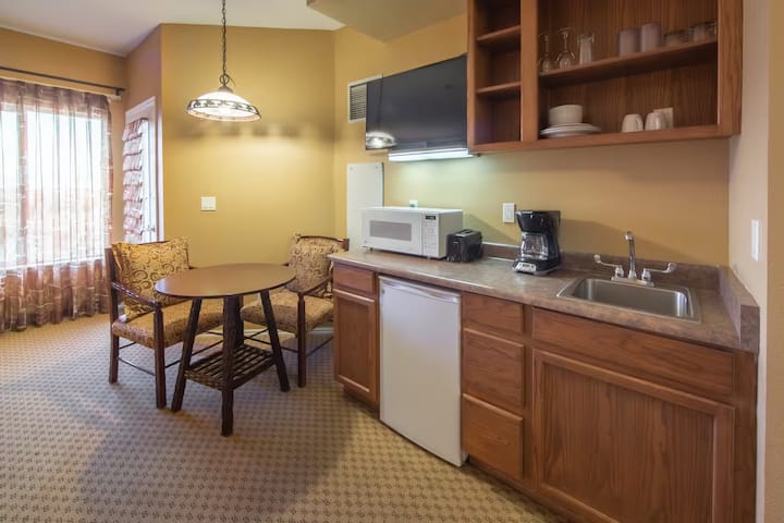 3 Units | Modern Stay W/ Historic Hot Springs - Genoa, NV