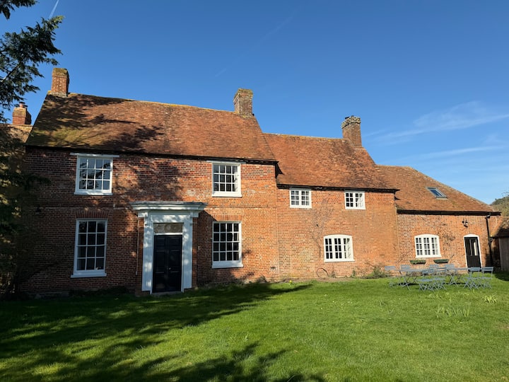 Superb Spacious Farm House - Buckinghamshire