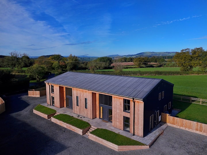 Luxury Rural Retreat | Sleeps 12 & Pets | Hot Tub - Ross-on-Wye