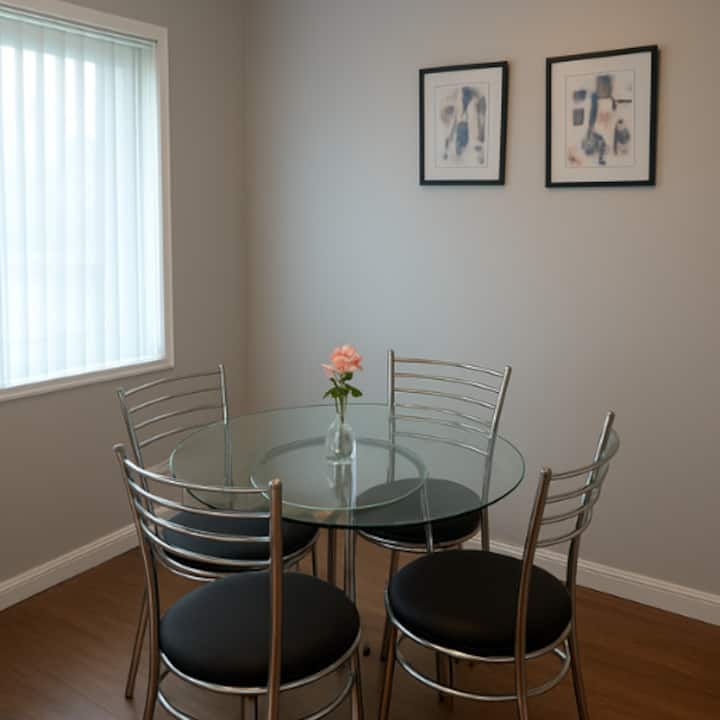 Modern City Flat With Private Parking - Northampton