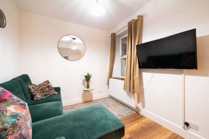 10 Mins To Bath • Well Equipped • Easy Access - Bath