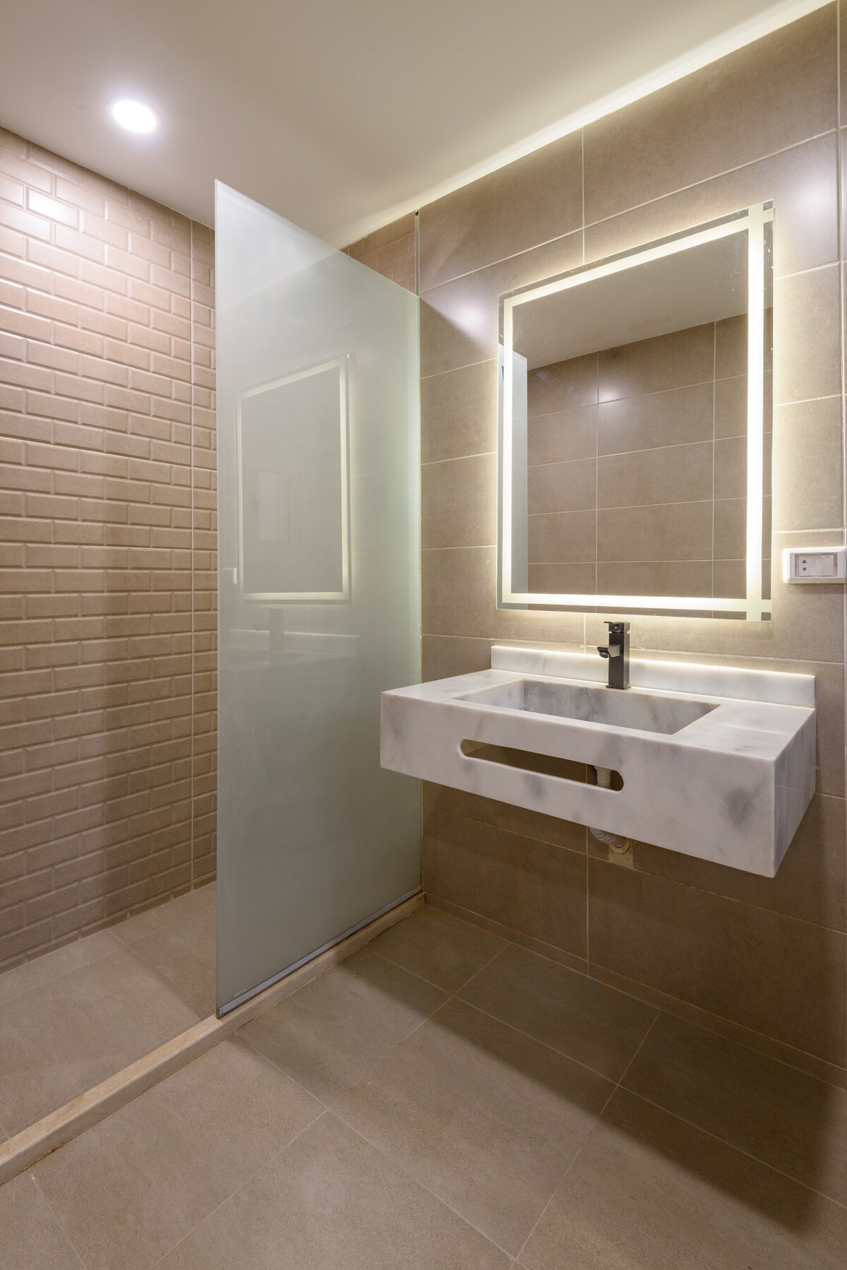 S201 | Airport Stay w/ Balcony | Hazel Spaces - Houses for Rent in ...